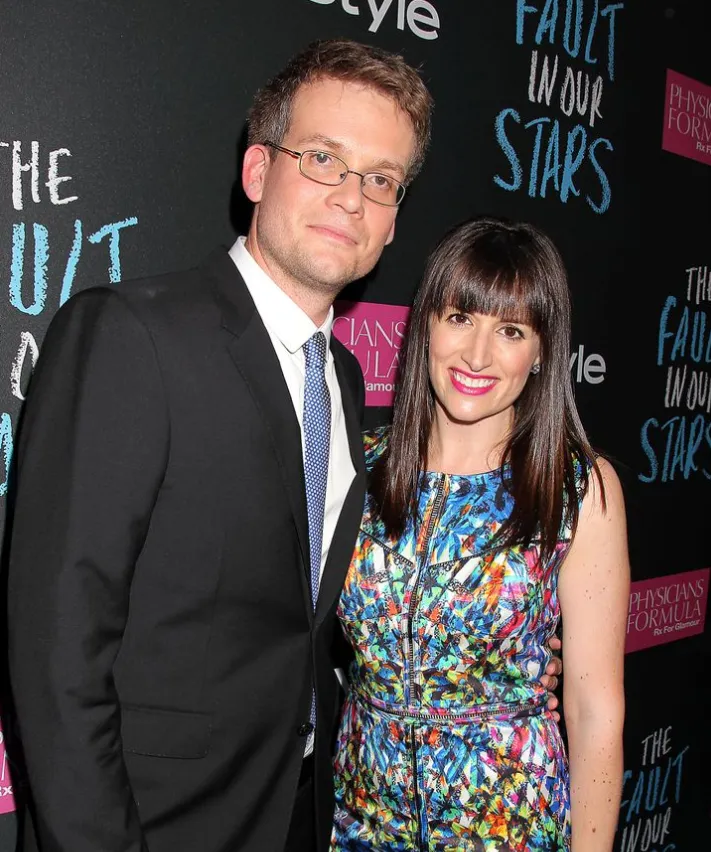 Hank Green's Wife, Age, Height, Weight, Net Worth, Career, And Full Bio