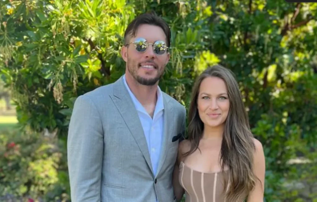 Harrison Smith Wife, Age, Height, Weight, Net Worth, Career, And Full Bio