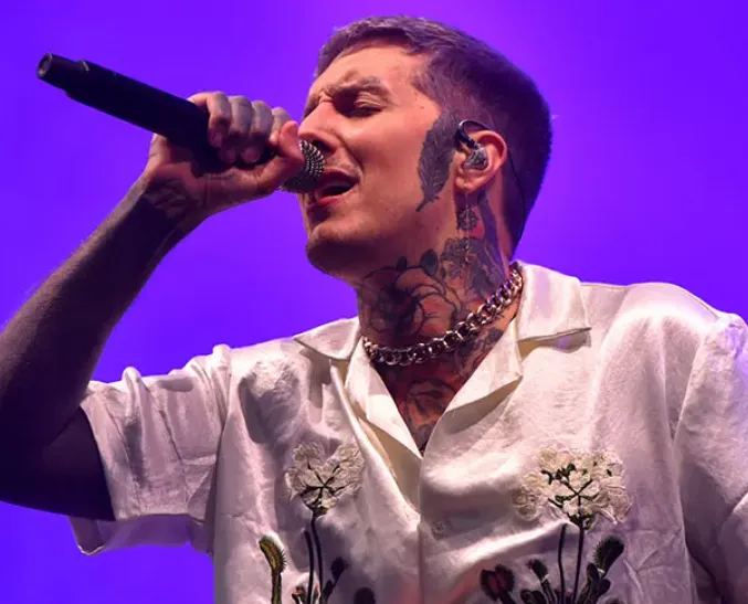 Oli Sykes Age, Biography, Net Worth, and Life Story in 2025: Everything ...